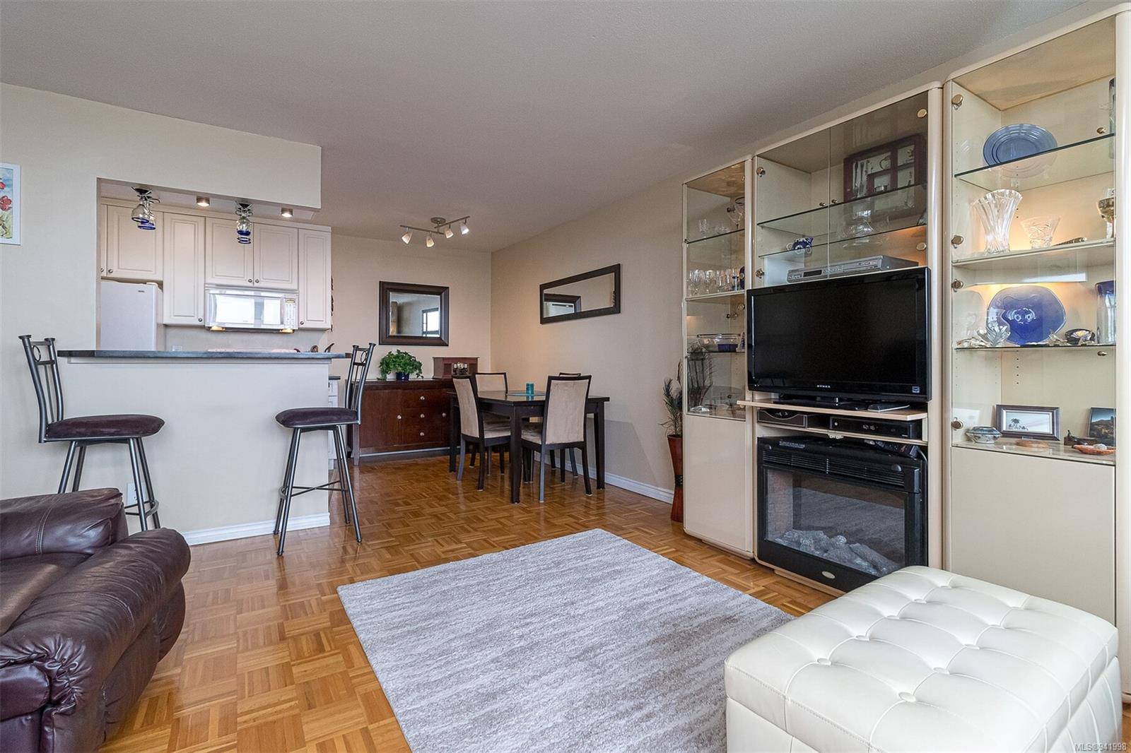 903 - 647 Michigan St, Victoria, British Columbia V8V1S9 Sold History ...