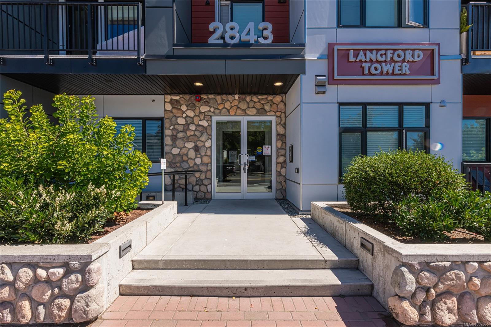 202 - 2843 Jacklin Rd, Langford, British Columbia V9B4P4 For Sale ...